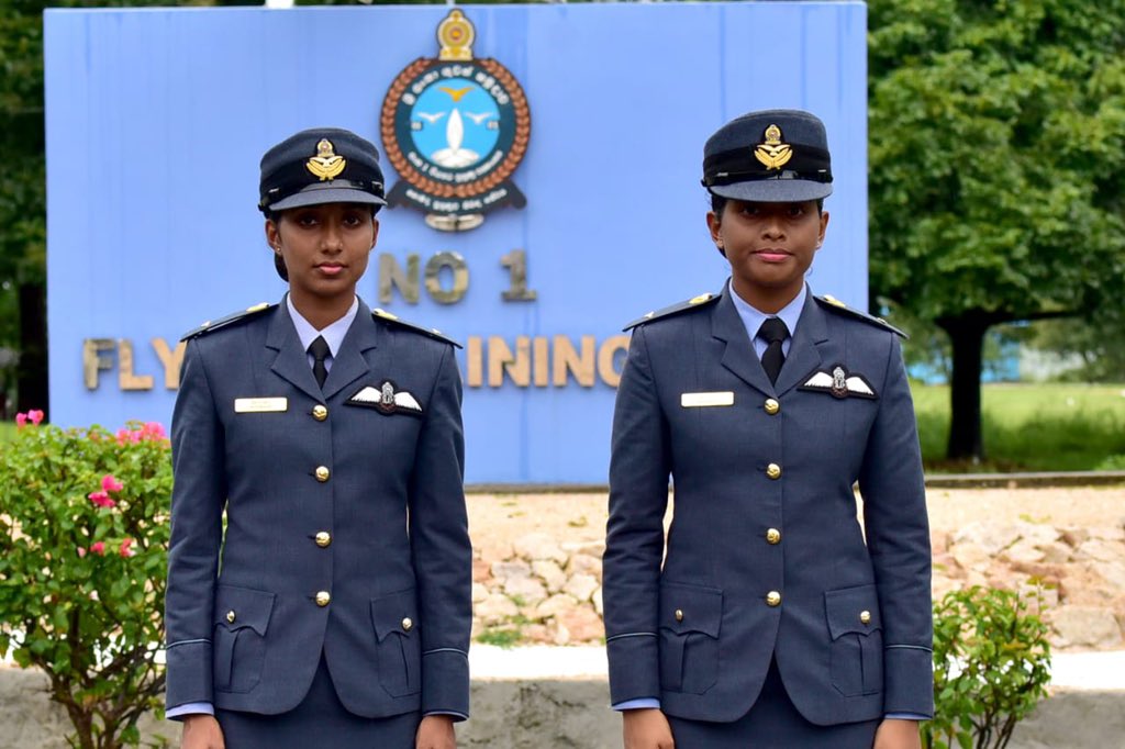 Sri Lanka Air Force gets its first female pilots - NewsWire