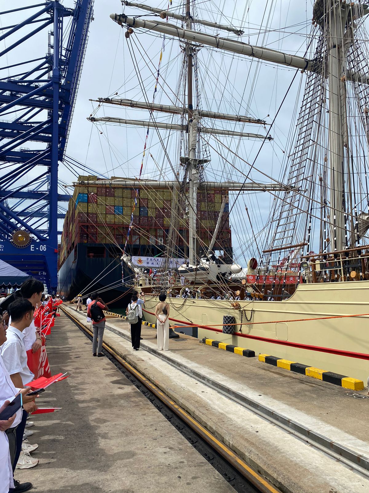 Chinese Navy training ship "Po Lang" arrives in Sri Lanka - Newswire